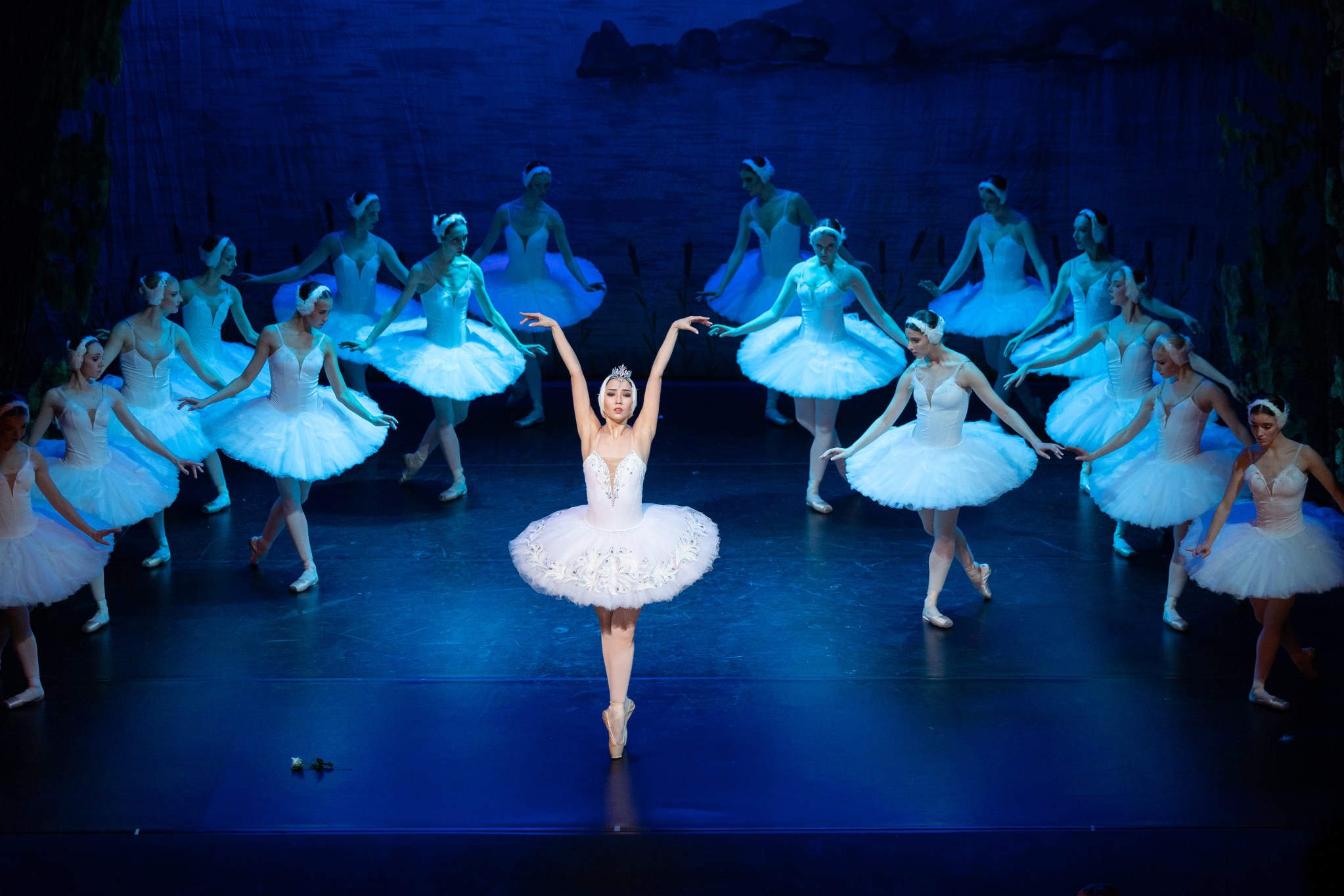 Mergaliyev’s Swan Lake | Opera House, Manchester – Stagey Reviews